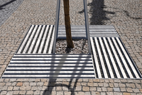 LUEDA - Tree grids - Street Furniture STREETPARK